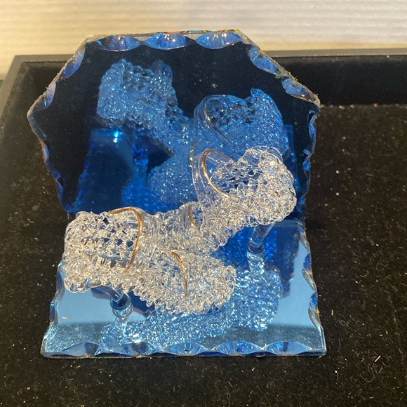 Accents | Nib Spun Glass High Heel Shoes On Scalloped Mirror Base ...